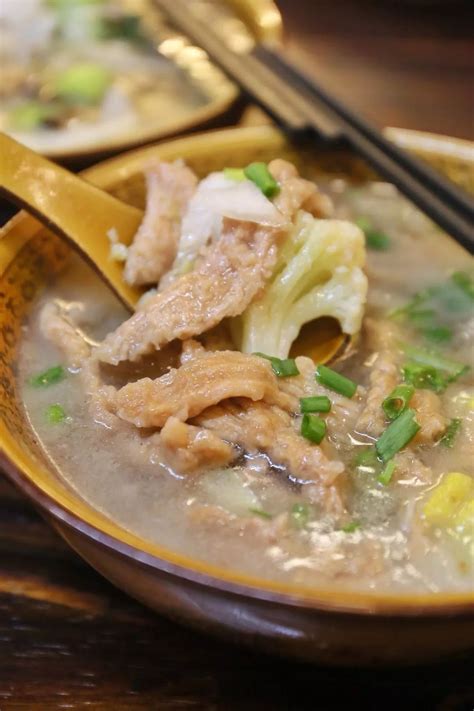 公园边上的小馆，一碗莆田卤面、一碗炝肉，让人想了家汤水