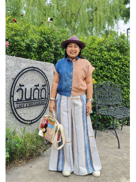 กางเกงทรงขาบาน ผ้าใยกัญชงทอมือ เขัยนสีสวยๆค่ะ ใส่ได้ ตลอดๆค่ะ ใครชอบแนวนี้ ทักได้นะคะ รอบเอว 28