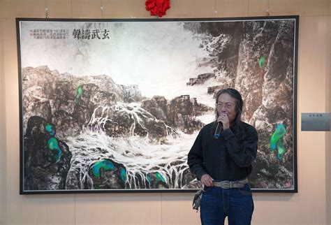 國際知名藝術家洪根深五日贈畫 回饋高師大