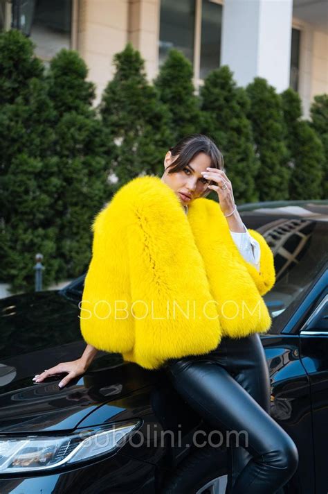 Індивідуальний пошив шуб з хутра песця Альбінос продаж ціна у Києві