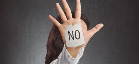 سکس و رابطه جنسی در سن پایین در ایران خطرات و راهکارها همیار عشق