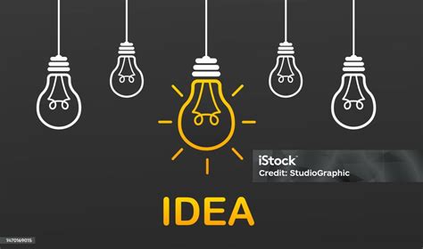 창의적인 아이디어 로고 창의력의 상징 전구와 뇌의 절반 혁신 솔루션 교육의 개념 전구가 있는 노란색 배너입니다 벡터 그림 개념에 대한 스톡 벡터 아트 및 기타 이미지