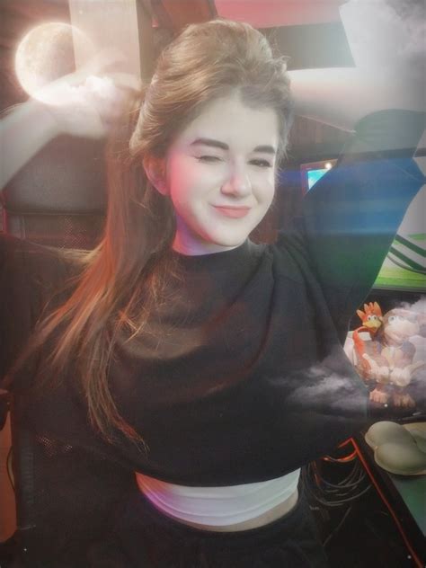 Adriana Figueroa On Twitter I Will Sing Until The Chicken Nuggets I Ordered For Dinner Arrive