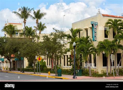 Joes Stone Crab Restaurant In Miami South Beach On Washington Ave In