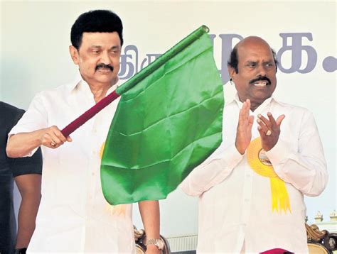 Cm Opens Jallikattu Arena Bats For Tamil Unity