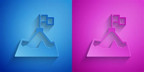 종이는 파란색과 보라색 배경에 분리된 상단 아이콘에 깃발이 있는 산을 잘라냅니다 승리 또는 성공 개념의 상징 목표 달성 종이 아트 스타일 벡터 3차원 형태에 대한 스톡 벡터