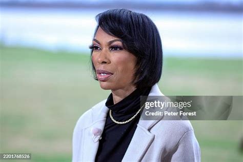 Fox News Harris Faulkner Anchors The Faulkner Focus Live From