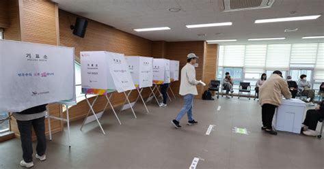 사전투표 첫날 오전 11시 5 09 …부산 4 64 지난 총선보다 1 37 P↑