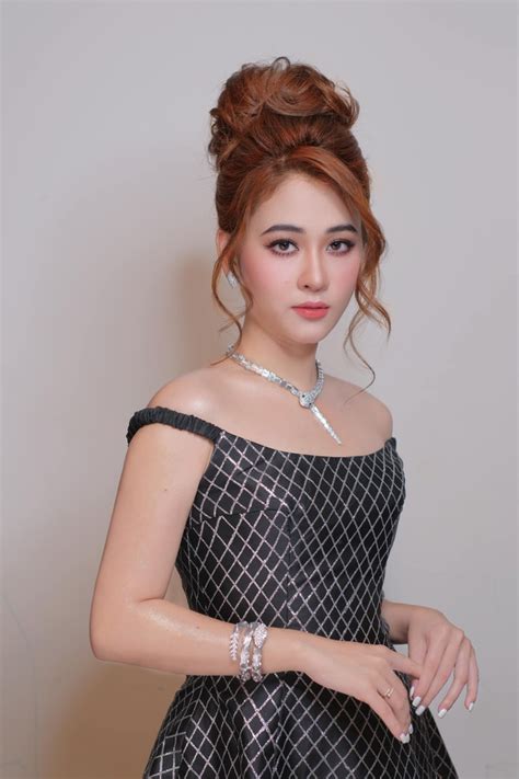 ទោះលេងស្ទាយ៍បែបធម្មតាមែន តែ ពេជ្រ សូលីកា កាន់តែស្អាតខ្លាំង Khmerload Cambodia Latest News