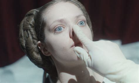 Her Er Endelig Kinoplakat Og Lang Trailer Til Den Stygge Stesøsteren