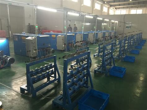 Plc 터치스크린 관제사를 가진 기계를 뒤트는 튼튼한 두 배 철사