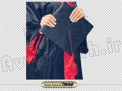 تصویر دوربری شده دانشجو با کلاه فارغ التحصیلی اول طرح