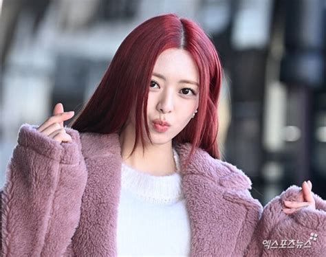 골반뽕까지 해명…유나 패드 논란 온라인 시끌 [엑s 이슈]