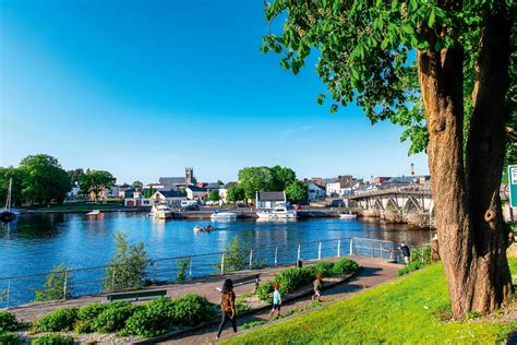 How To Plan A Self Drive Boat Tour Of Irelands River Shannon