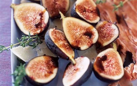 How To Eat Figs The Right Way According To Culinary Pros