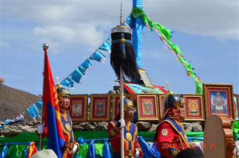 Говь гурван сайхан уулын Төрийн тахилгат Их тахилгат хайрхан ы тэнгэрийг тайх ёслол болж байна