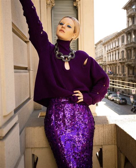 Pin On Fashion Forever Fashion Show Sequin Outfit Colorful Fashion