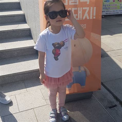 오정흔 오정흔 Added A New Photo