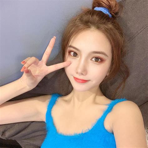 零瑕疵！火辣網拍闆娘「豆豆醬doudou」細緻美背先殺一波，美艷姿態轉身更銷魂！ Mgs美女番号网