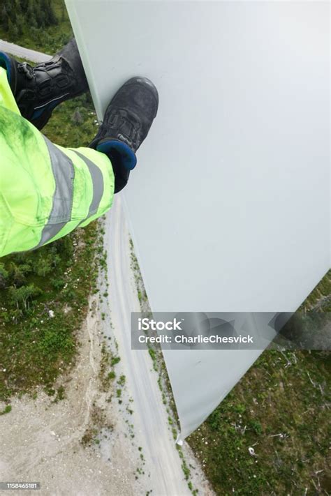 풍력 터빈의 팁에 블레이드 검사를 수행하는 로프 액세스 기술자 산업에 대한 스톡 사진 및 기타 이미지 산업 신발 검사자 Istock