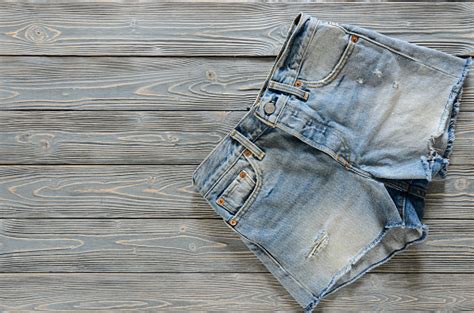 여성 의류 회색 나무 배경 복사 공간에 패션의 상에 쇼핑 개념입니다 온라인 상점에 대 한 조롱 플랫이 하다 여름 컬렉션 개념에 대한 스톡 사진 및 기타 이미지 Istock