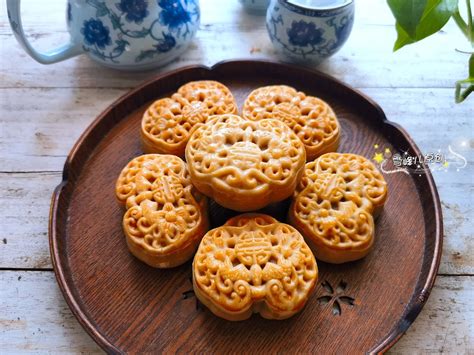 中秋节将至，学会做月饼再也不用买了，无添加更健康，想吃啥馅做啥馅，太香了！