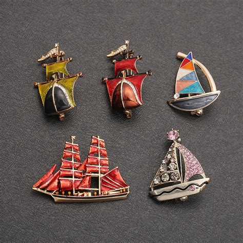Creative Enamel Sailboat Brooches For Women Beauty Steam Boat Party