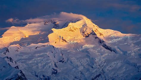 Обои на рабочий стол пейзаж зимой кругом снег рассвет горная ершина