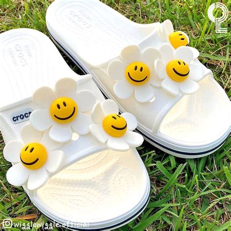 20대 뭐 하지 내 크록스를 산뜻하게 만들어주는 🌼 스마일위러브 지비츠 🌼