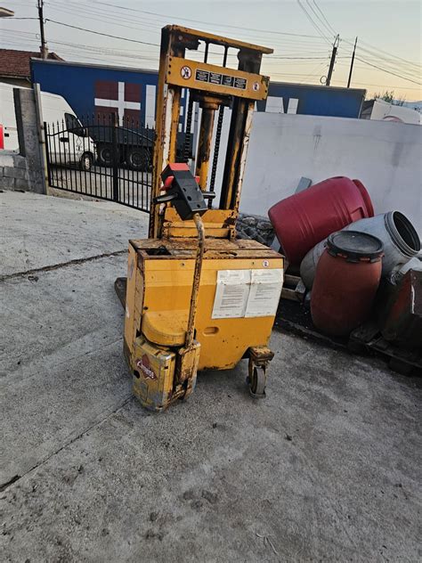 Електрически стакер палетна акумолаторна количка с Извор • Olx Bg