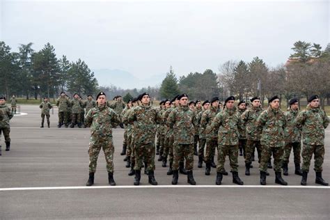 Врачување на договори за работа на 200 професионални војници АРМИЈА НА РЕПУБЛИКА СЕВЕРНА
