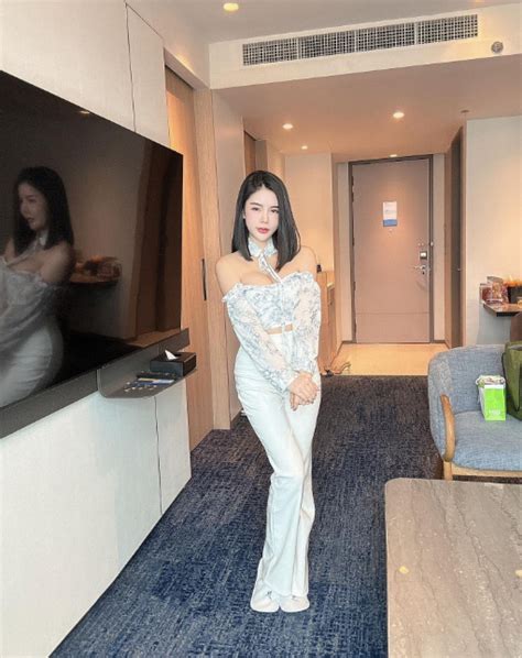 ดีเจนุกนิก คือใคร เปิดประวัติสาวเซ็กซี่ อดีตคนสนิท อ อ๊อด ตี่ลี่ ฮวงจุ้ย