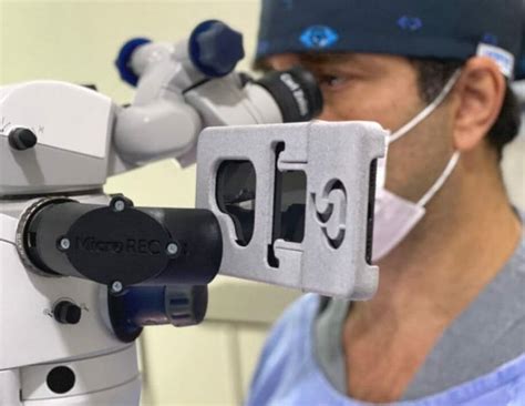 Filming Microscopic Surgeries With A Smartphone Medicalexpo E Magazine
