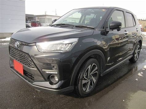 Купить бу Toyota Raize I 10 Cvt 98 лс 4wd бензин вариатор в