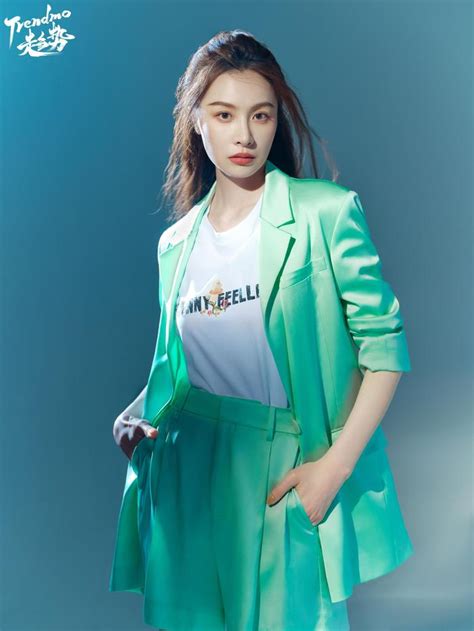 美女演员 隆妮 高启兰” 饰演者