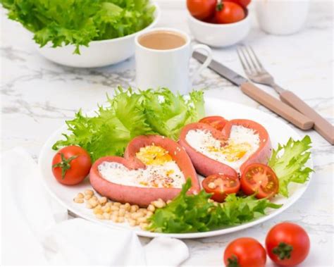 Романтичний сніданок на День Валентина шість простих ідей здивувати кохану людину з самого