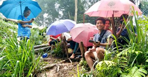 Villagers Trek 2 Hour Journey Up Bukit Tamu Just To Get Internet New