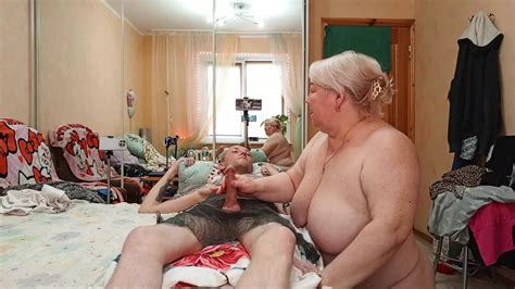 Eine Freundin Wichst Meinen Schwanz Mit Öl Xhamster