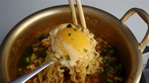 How To Make Korean Ramyeon Ramyeon 라면 Aka Ramen Youtube
