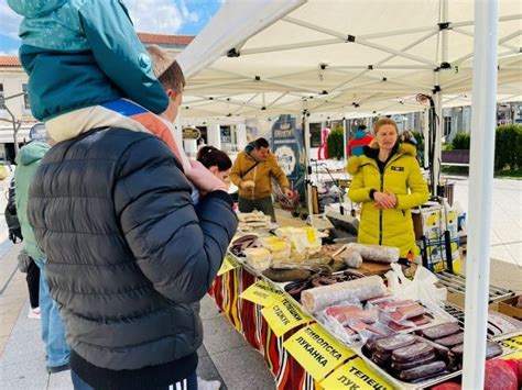 Враца отново е домакин на Фермерския пазар снимки