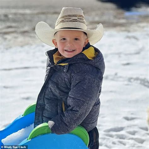 Rodeo Star Spencer Wrights Son Levi 3 Dies Hours After His Mother