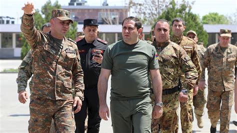 ՀՀ պաշտպանության նախարարն այցելել է ուսումնական զորամաս Youtube