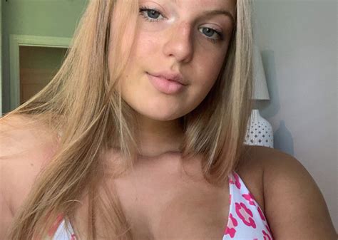 Lauren Henry Swimwear Selfies 40 Private Iphone Pics Petite Curve