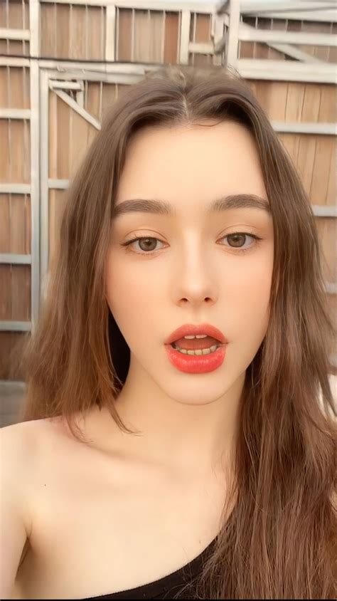 Pin By Whoza Mtwana On Dasha Taran Wedding Hairstyles With Veil