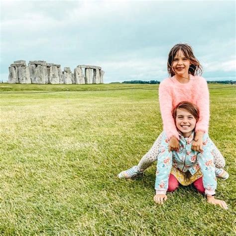 Какое английское слово можно назвать существительным в двойном множественном числе — Музей фактов