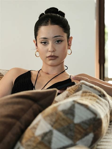 Maitree🌻 On Twitter Me In Public My Earphones Gfcpoppaxz Twitter