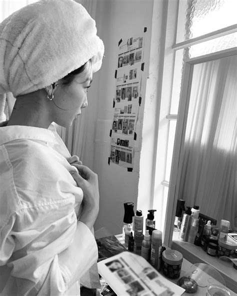 Snsd Taeyeon Is Getting Ready For A Shoot Wonderful Generation