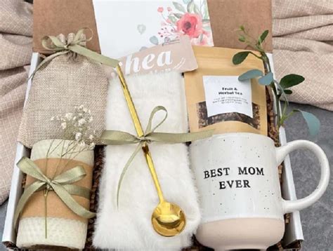 هدیه روز مادر چی بخرم؟ 13 ایده جذاب فنجون استور
