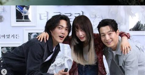 정성일 리모콘 들고 준비 →임지연 연진이 망하는 날 더 글로리 시청 독려[종합]