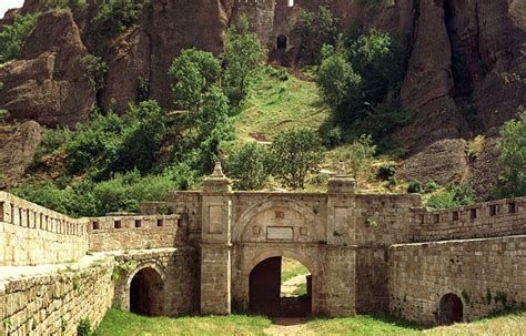 Eкскурзия до Белоградчик и Магурата еднодневна